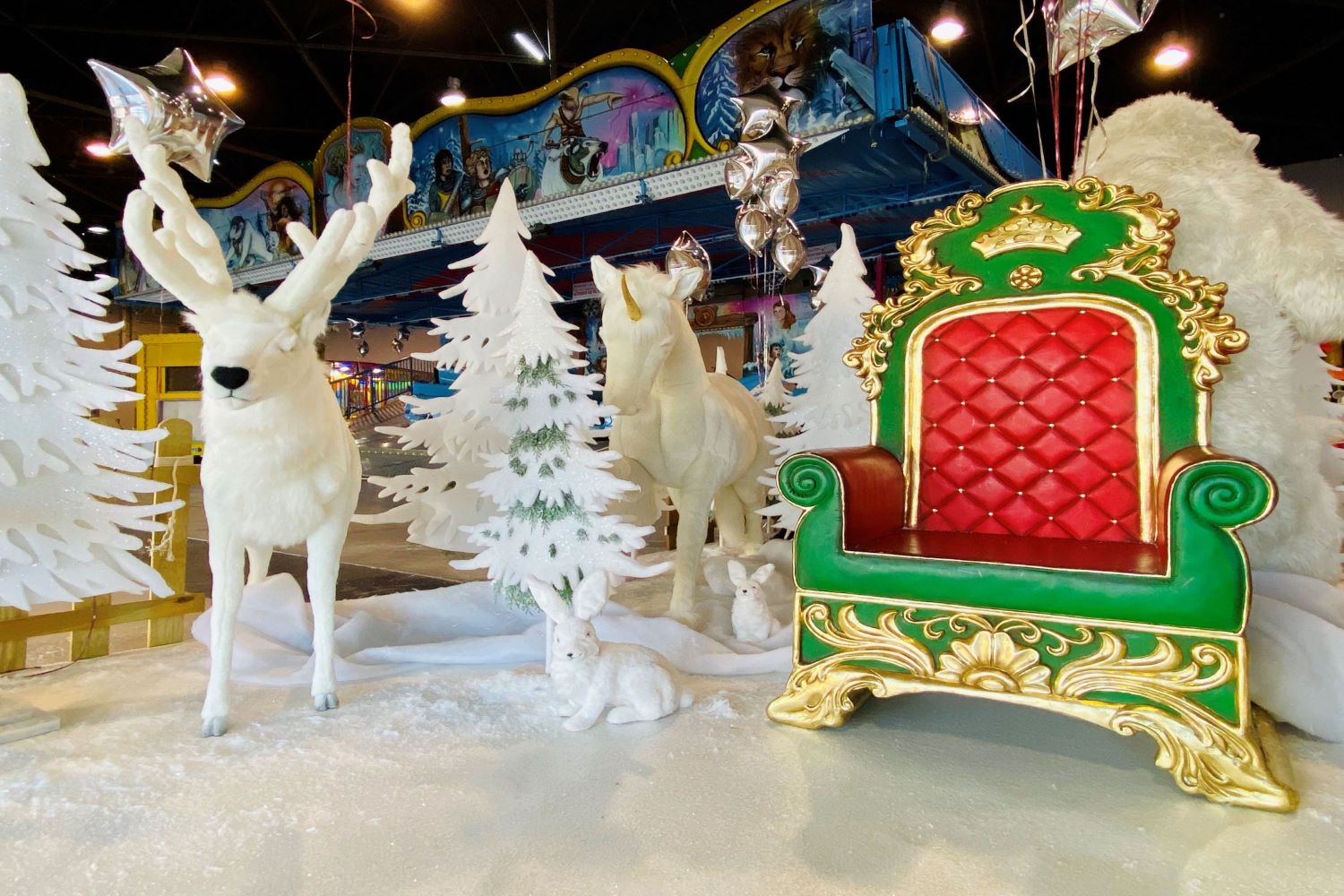 Vitrine - stand photos - hall accueil de Noël