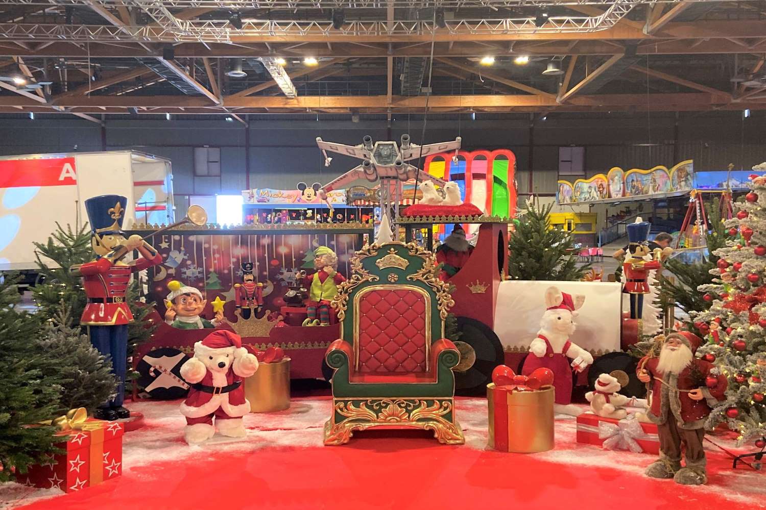 Vitrine - stand photos - hall accueil de Noël